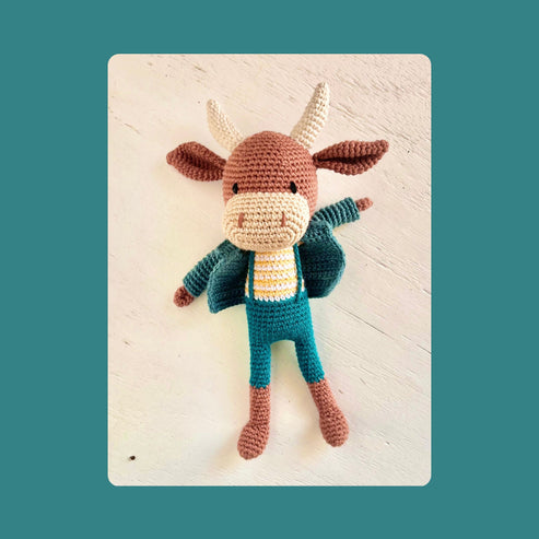 The Blue Bull Crochet Pattern – 3 Stitches